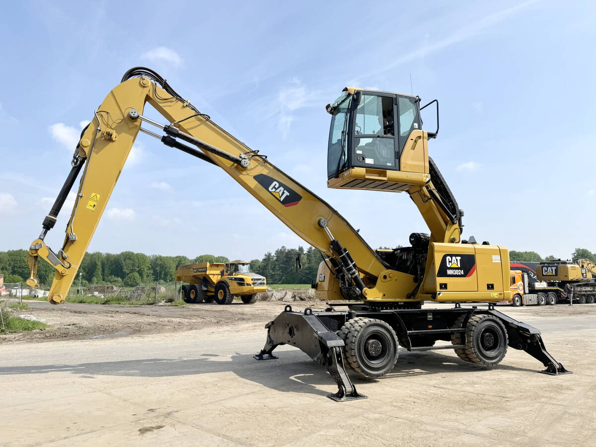 Caterpillar MH3024 Materialumschlag | Boss Machinery